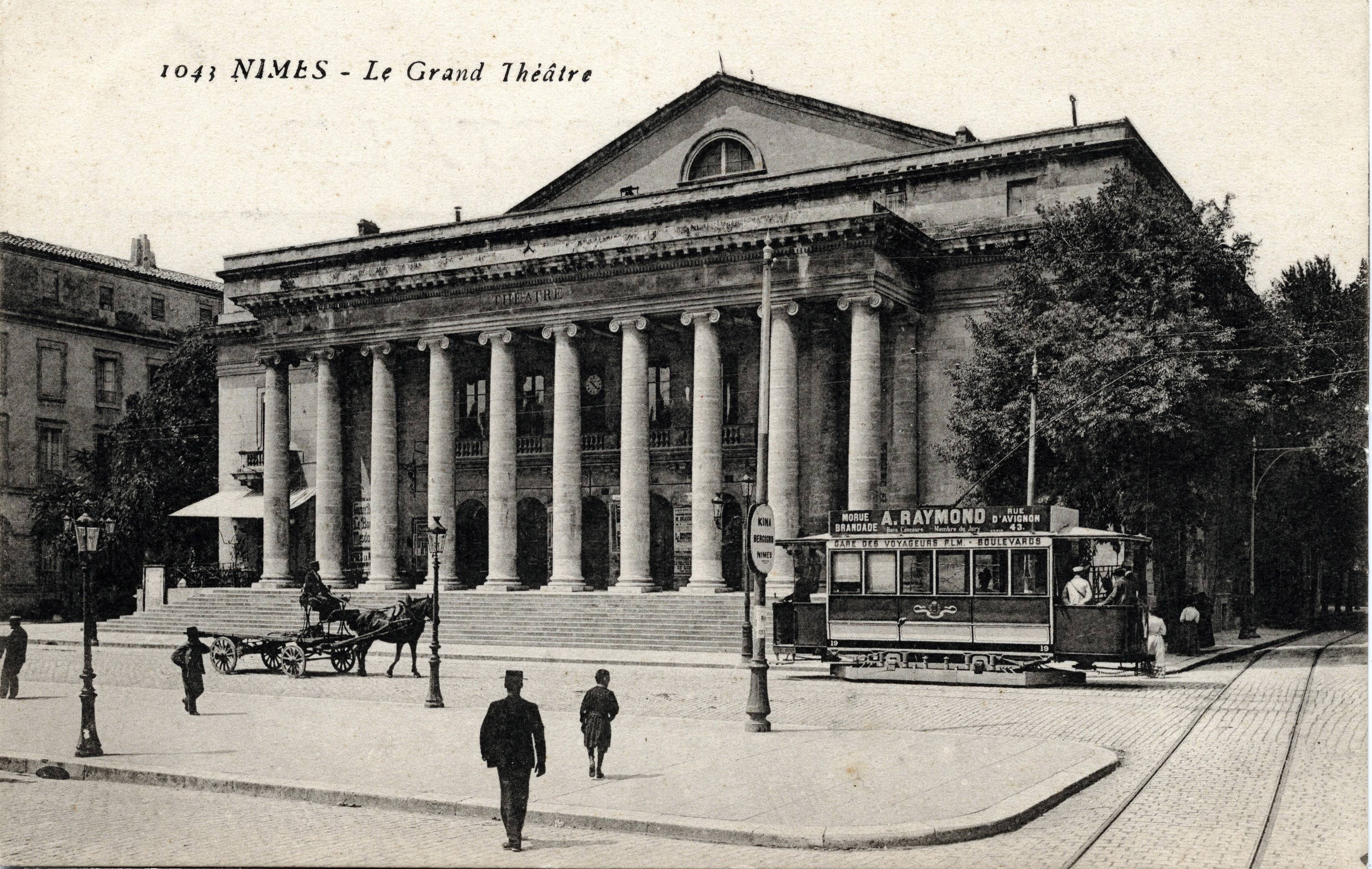 NIMES - Le Grand Théâtre - La Maison Carrée