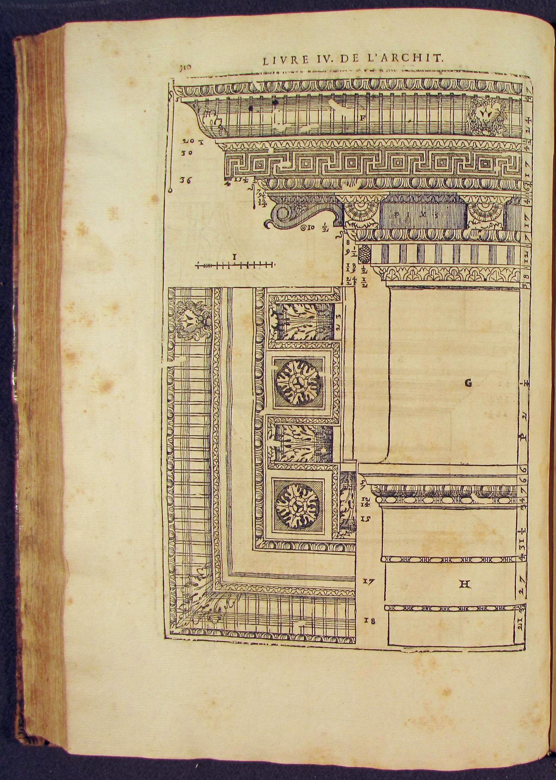[Détails : entablement] - La Maison Carrée